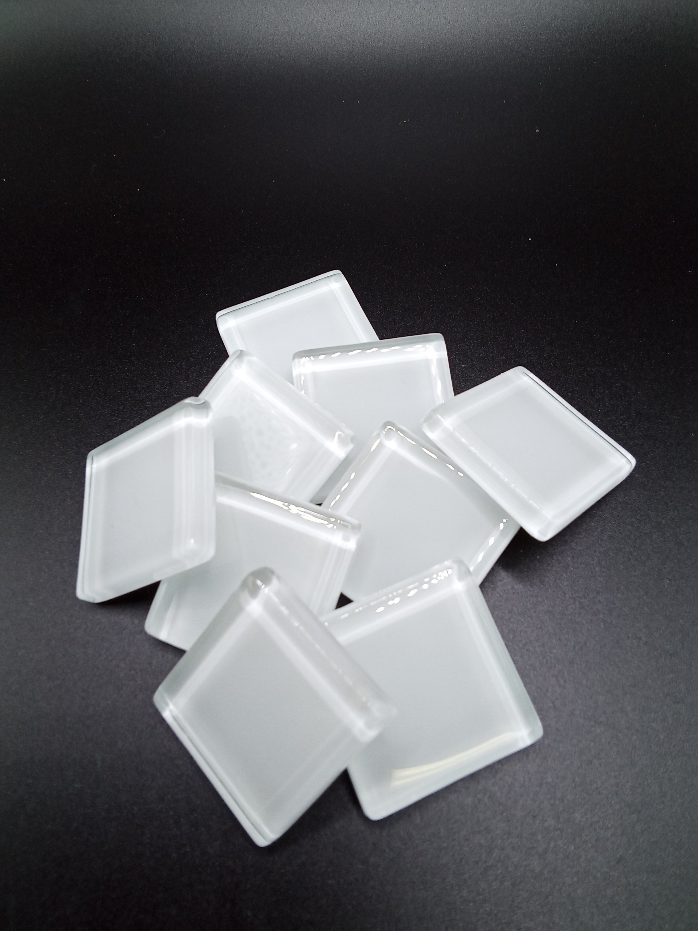 Medium White Glass | Perth Mosaic